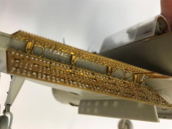 Curtiss SB2C-4 Helldiver Landing Flaps - Modellbauversand Hanke, 25,49