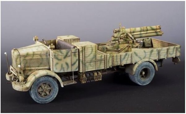 Lancia 3Ro Italian Truck w/ 100/17 100mm Howitzer