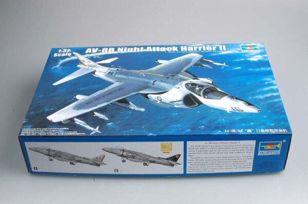 Trumpeter 02285 - AV-8B Harrier II Night Attack