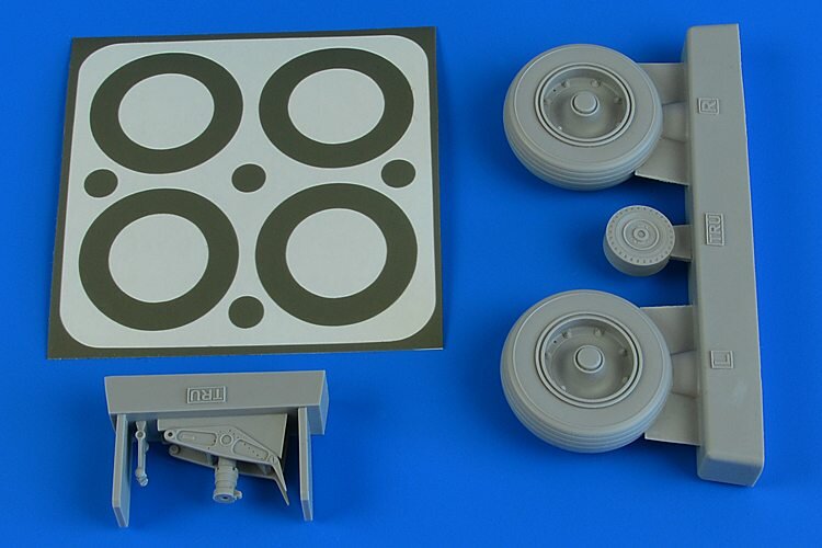 Douglas A-1J Skyraider wheels & paint masks - Modellbauversand Hanke ...
