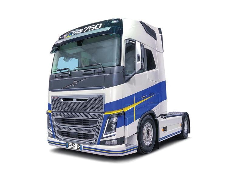 1/24 Volvo FH16 Medium Roof - Italeri 3970
