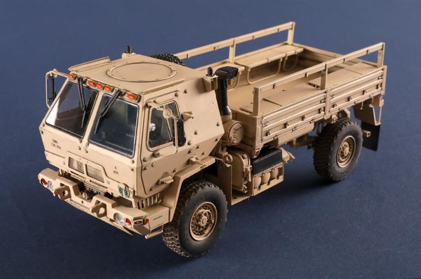 1/35 M1078A1P2 2.5 ton LMTV Cargo Truck - Trumpeter 01097
